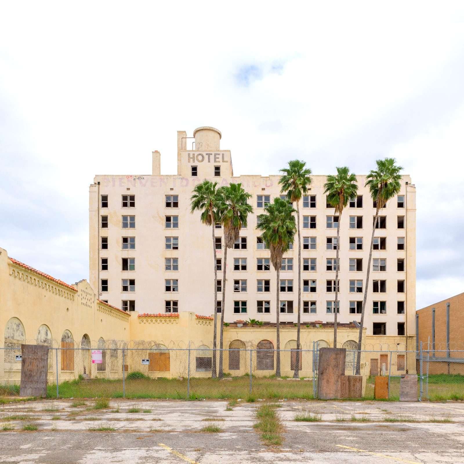 Carlos Limas to Exhibit Architecture Photography of the RGV at IMAS - IMAS
